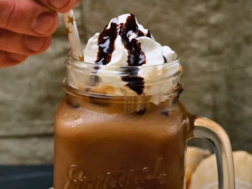 How to Make Iced Mochaccino at Home-Simple Steps - Advisor Coffee